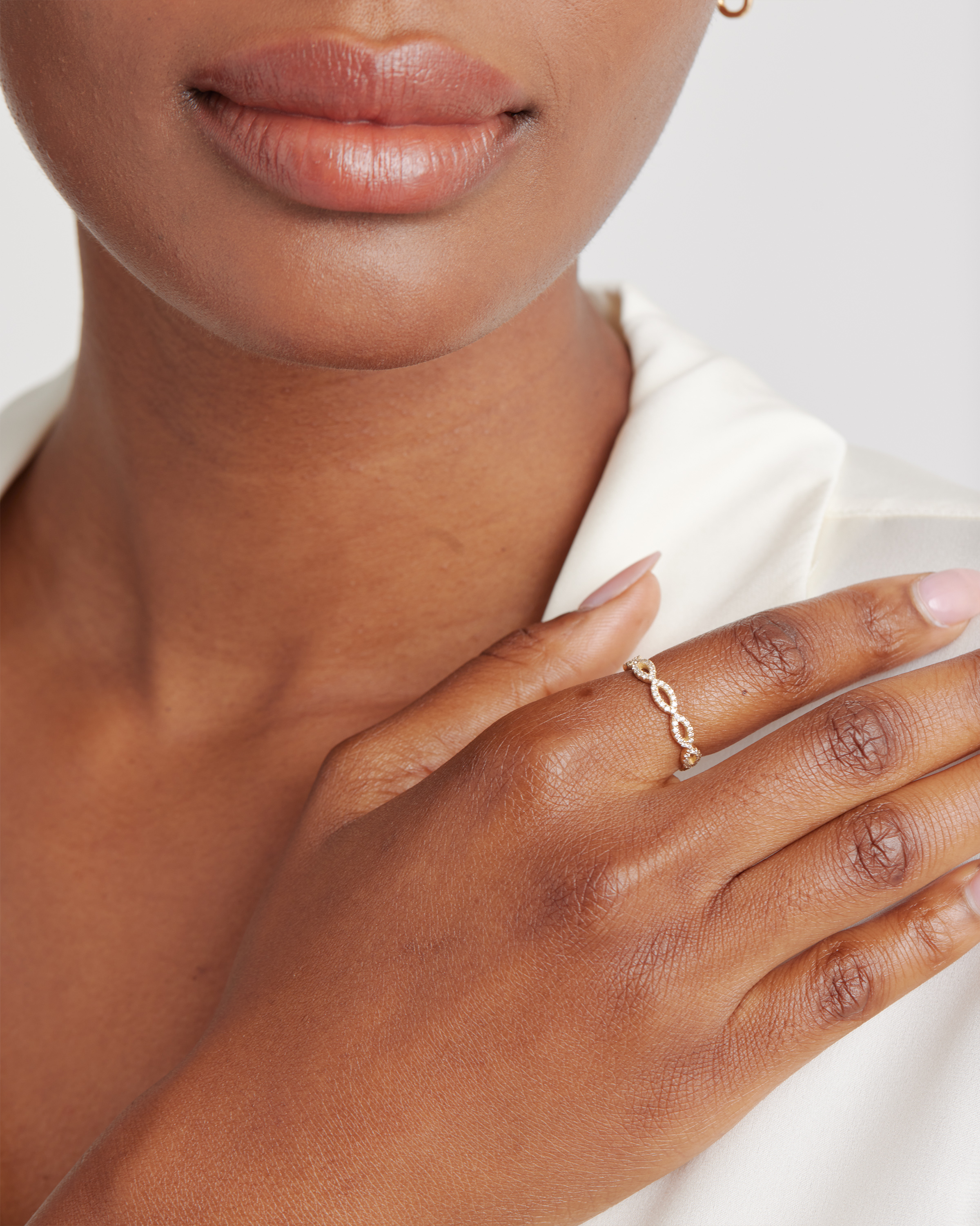 14K Gold Diamond Infinity Band - Quince